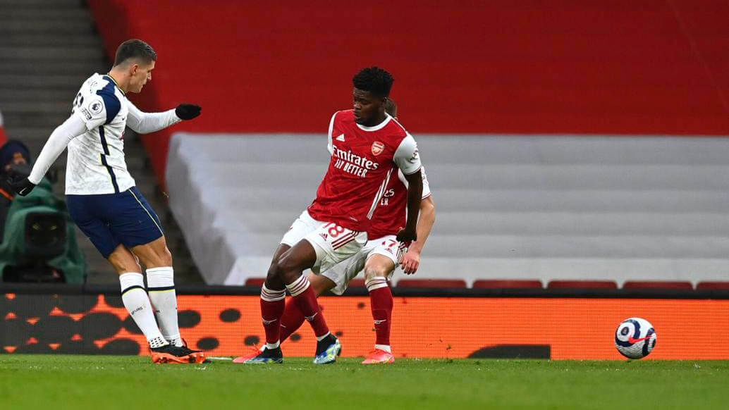 Rabona là gì? Kỹ thuật ảo diệu Rabona trong bóng đá